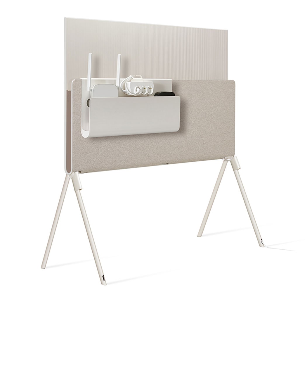 Pose TV: LG Objet Collection OLED evo TV | LG UAE