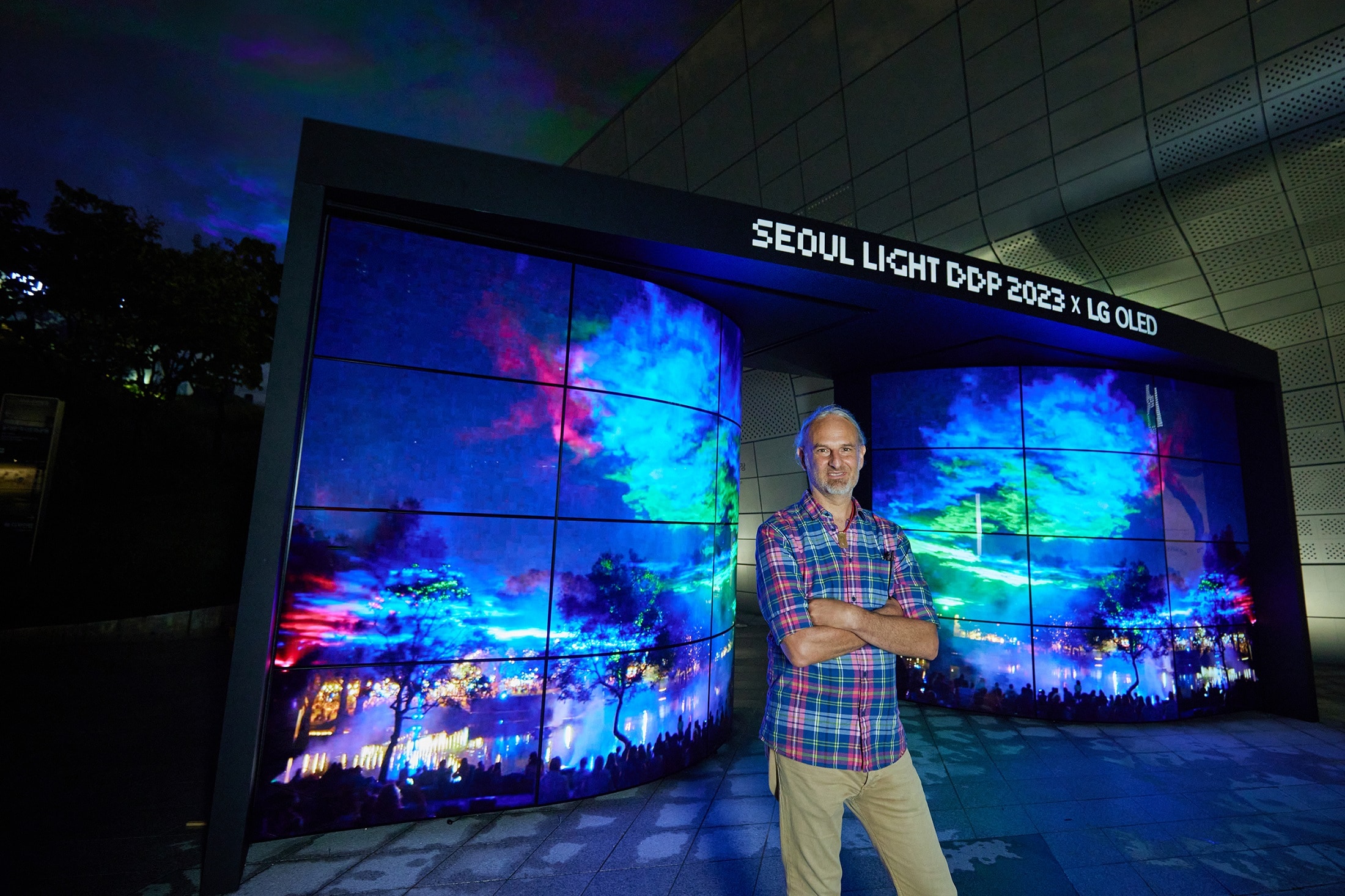 LG OLED Lights up Seoul With Artistic Elegance | LG Global