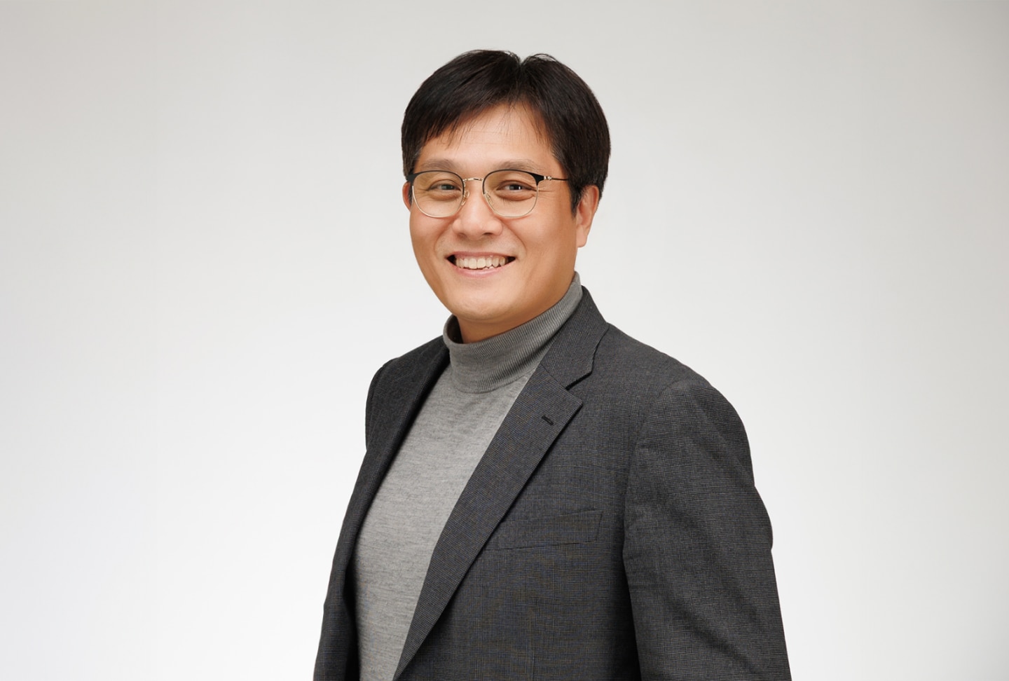 When Displays Become Interfaces: Pioneering Human-Centered Experiences in the SDV Era