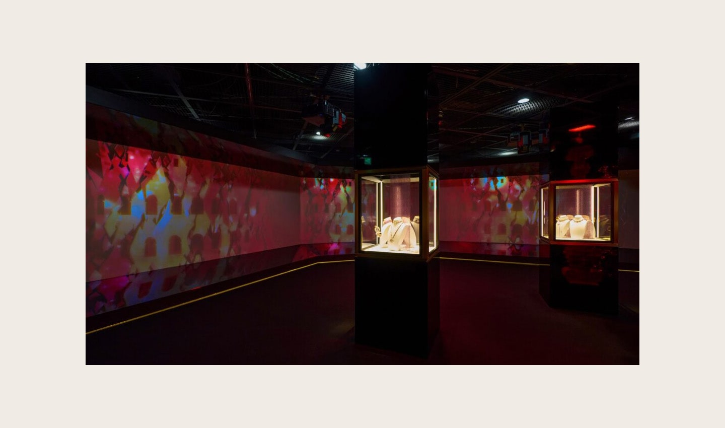 Masters of Colors: BVLGARI's Exquisite Jewelry on LG's Self-Lit OLED ...