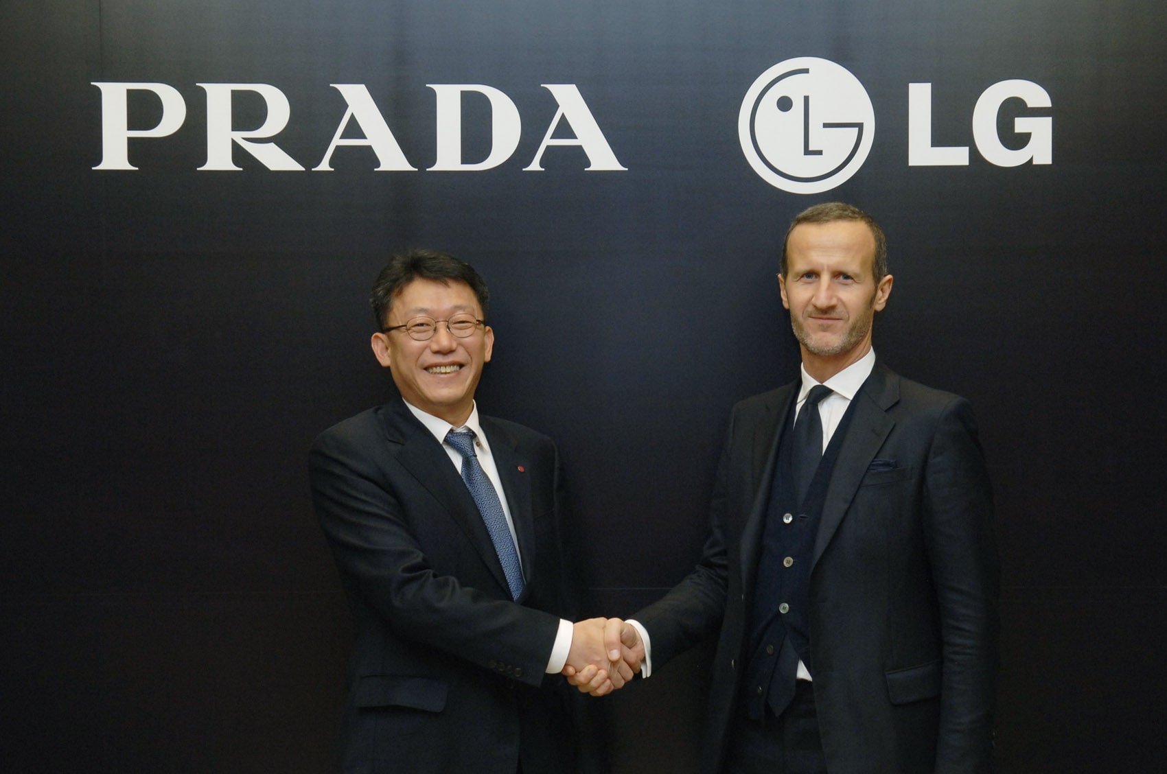 PRADA AND LG SIGN EXCLUSIVE AGREEMENT CEMENTING PARTNERSHIP | LG Global