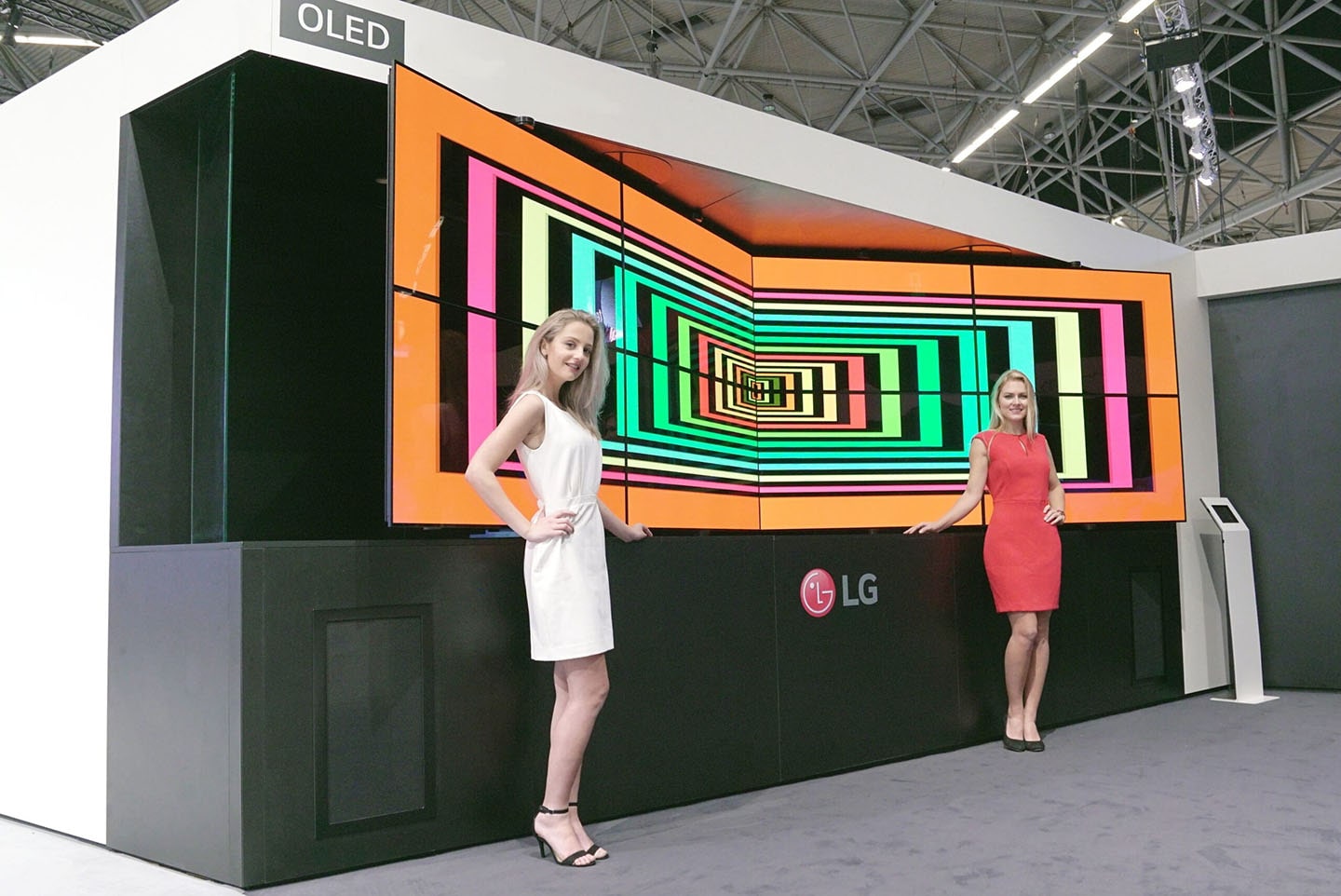 LG INTRODUCES INNOVATIVE OLED DIGITAL SIGNAGE AND ADVANCED B2B LCD ...