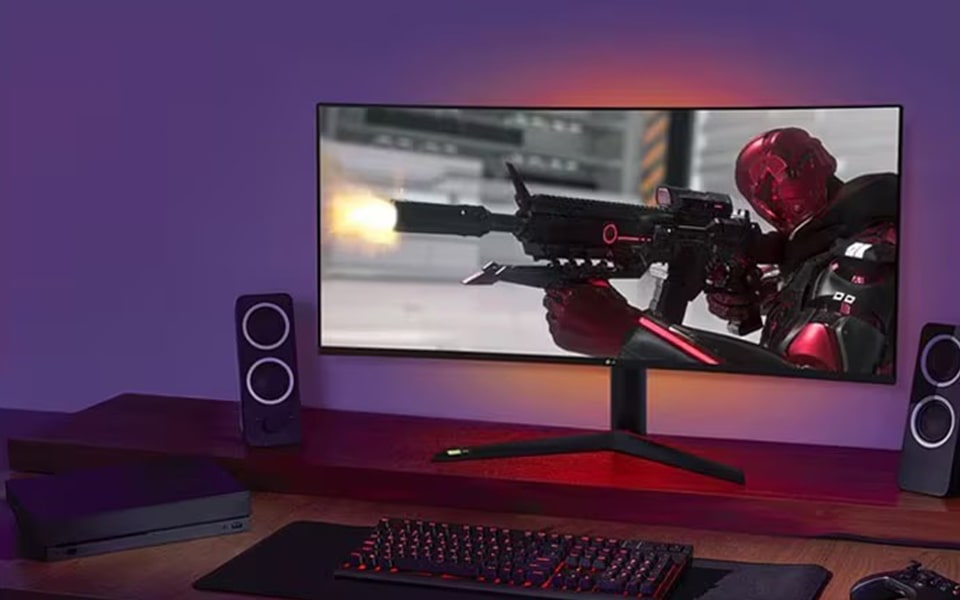 Curved Monitors vs. Flat Monitors | LG PH