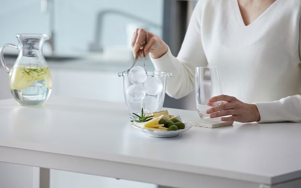 How to make ice balls for picture-perfect cocktails | LG UK