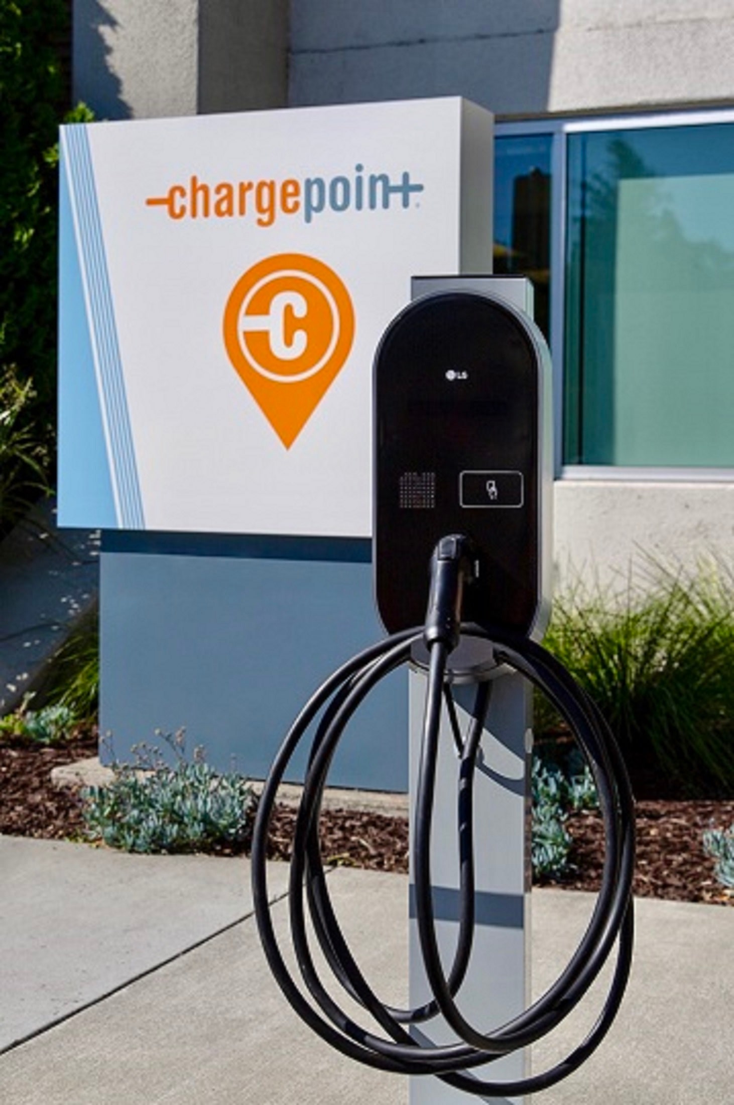 LG and ChargePoint to Expand Their EV Charging Business Operations ...