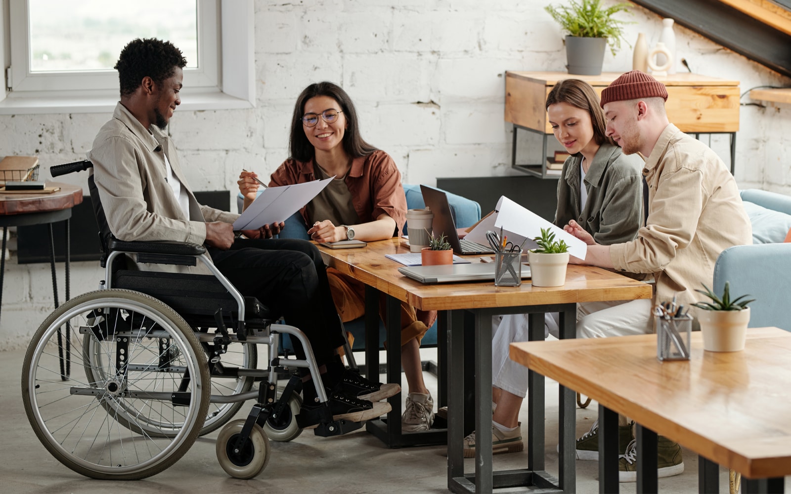 Reinvent your space with a TV that looks like art | LG UK