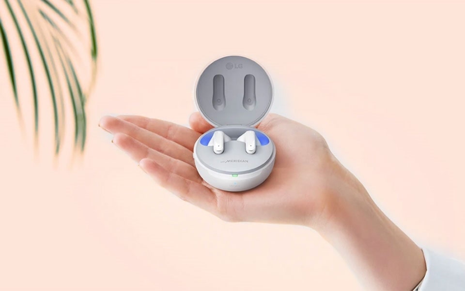 How to clean your earbuds properly - LG EXPERIENCE | LG UK