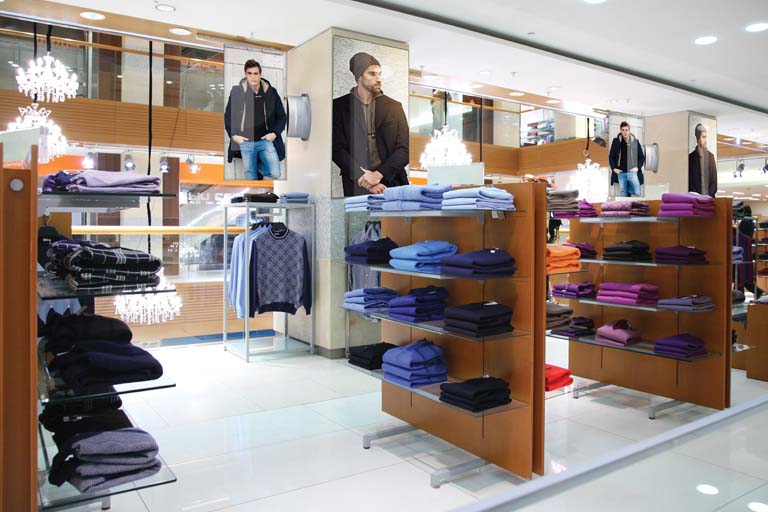 Retail Signage & Window Displays | Vertical Markets Solutions | LG US ...