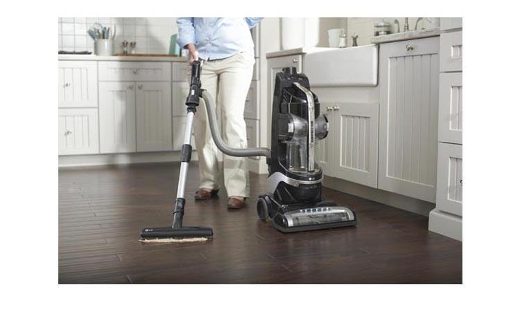 LG LuV400T: KOMPRESSOR® DRIVE™ UPRIGHT VACUUM CLEANER | LG USA