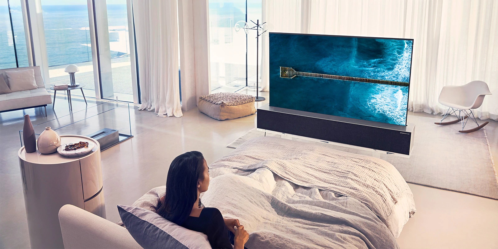 LG Rollable OLED TV R | LG SIGNATURE